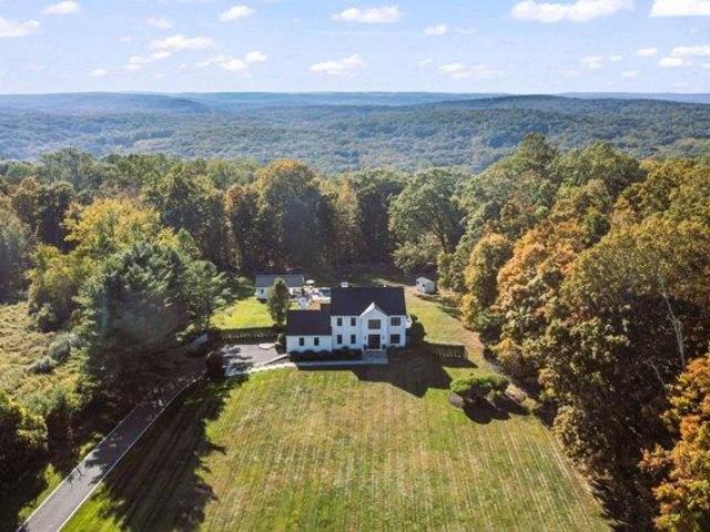 4 bedroom, Newtown CT 06482 101749722