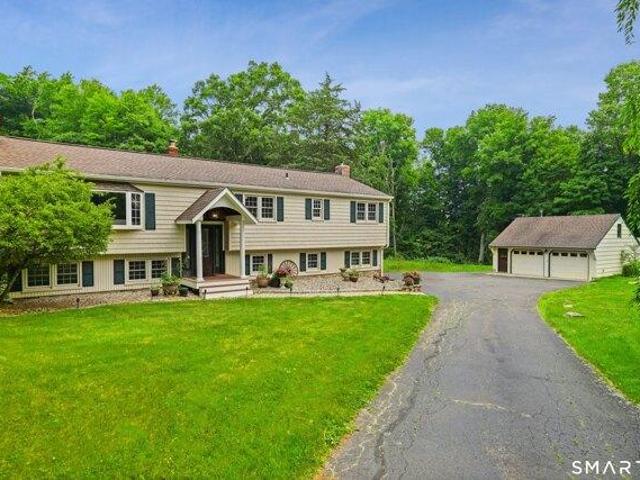 4 bedroom, Newtown CT 06482 104811589