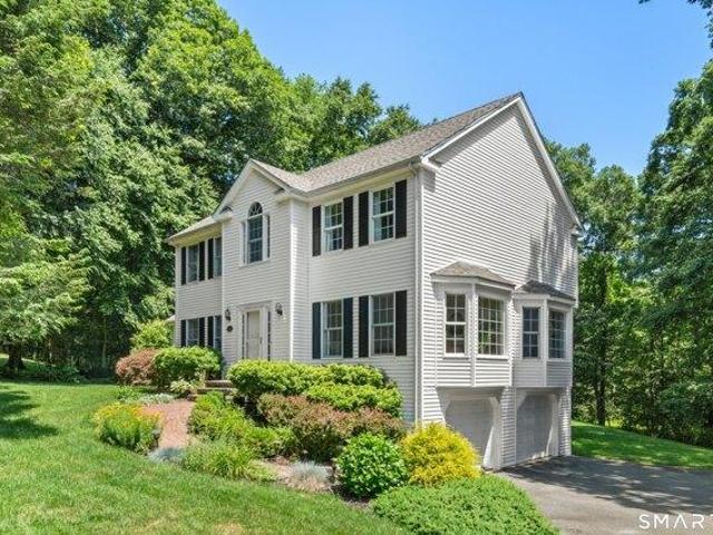 4 bedroom, Newtown CT 06482 104902532