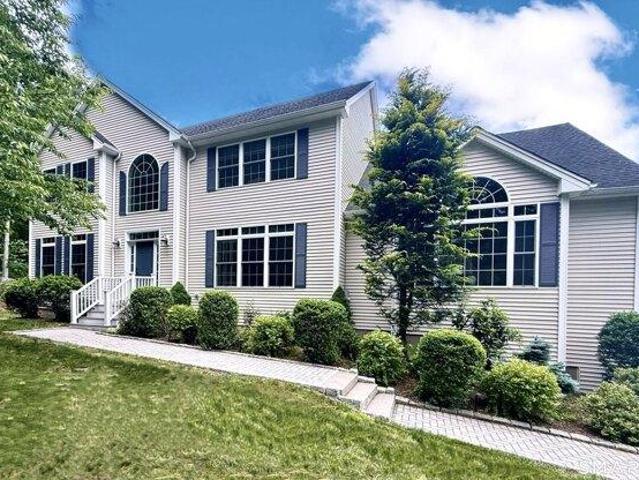 4 bedroom, Newtown CT 06482 105126898