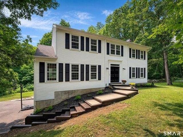 4 bedroom, Newtown CT 06482 105140041
