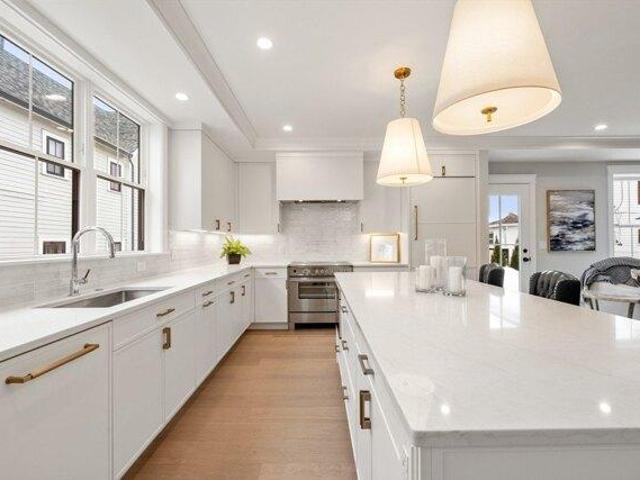 4 bedroom, Newton MA 02458 102633065