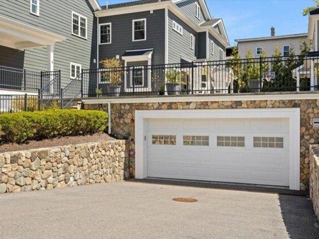 4 bedroom, Newton MA 02458 103849615