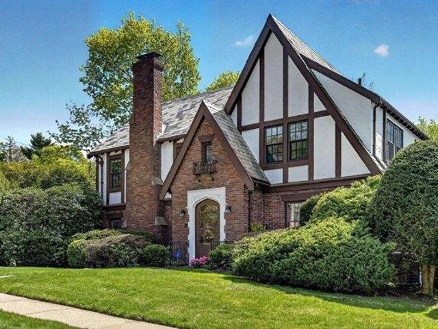 4 bedroom, Newton MA 02458 104265764
