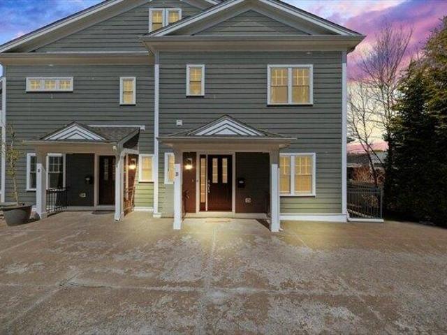 4 bedroom, Newton MA 02458 105112757