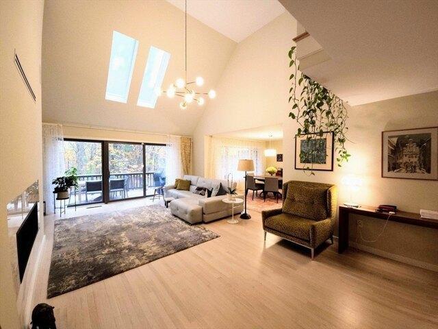 4 bedroom, Newton MA 02459 102591748