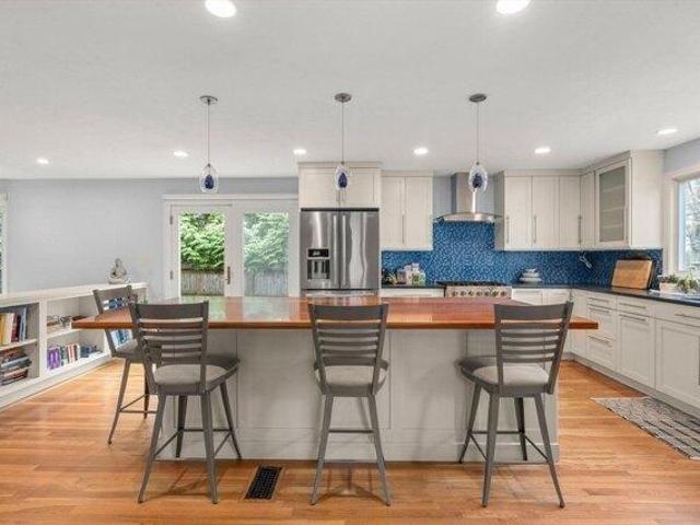 4 bedroom, Newton MA 02465 102372566