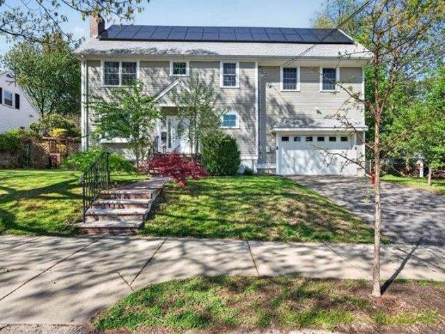 4 bedroom, Newton MA 02465 102595306