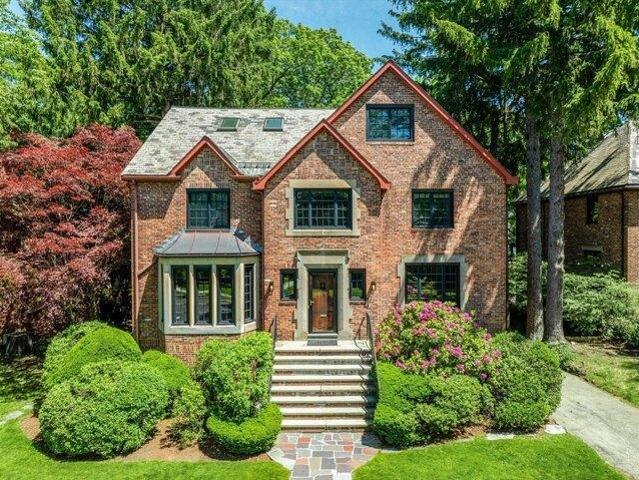 4 bedroom, Newton MA 02467 103431067
