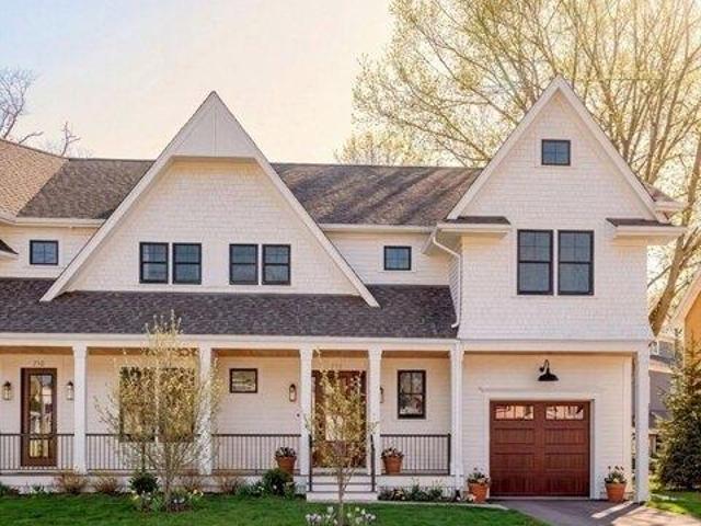 4 bedroom, Newton MA 02460 102633135