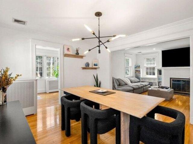 4 bedroom, Newton MA 02460 103036818