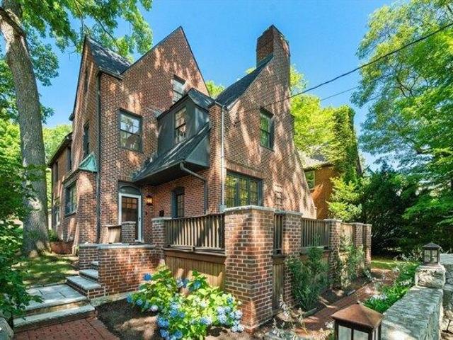 4 bedroom, Newton MA 02460 104265335
