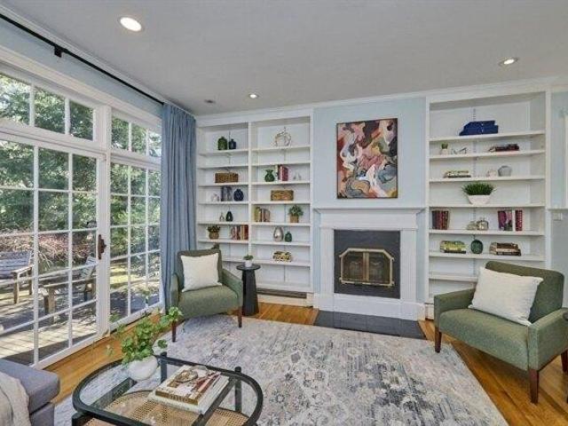 4 bedroom, Newton MA 02461 104514604