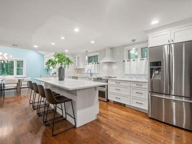 4 bedroom, Needham MA 02492 104835490