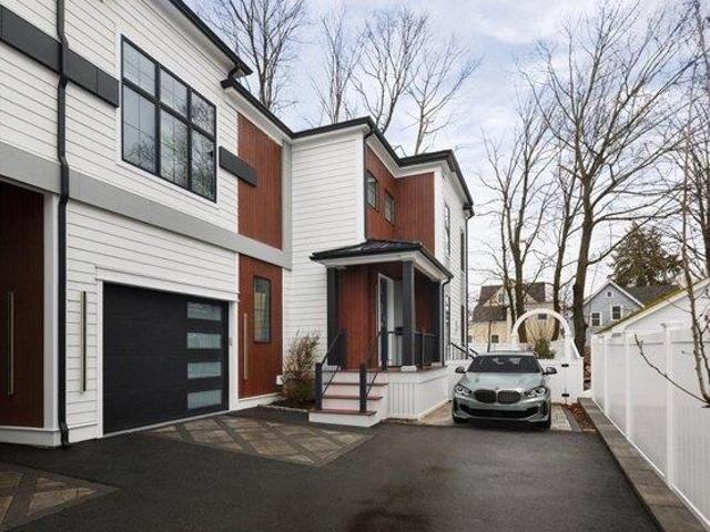 4 bedroom, Needham MA 02492 LS102635634