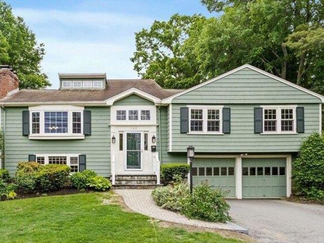 4 bedroom, Needham MA 02492 LS103036875