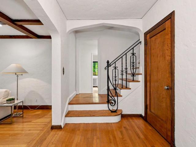4 bedroom, NY NY 102306834
