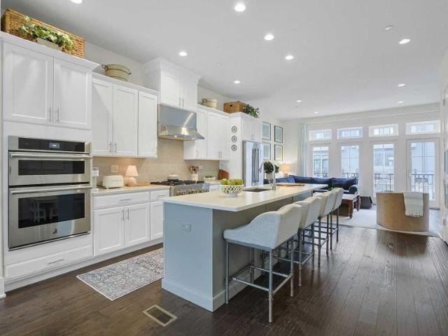 4 bedroom, NY NY LS102244736