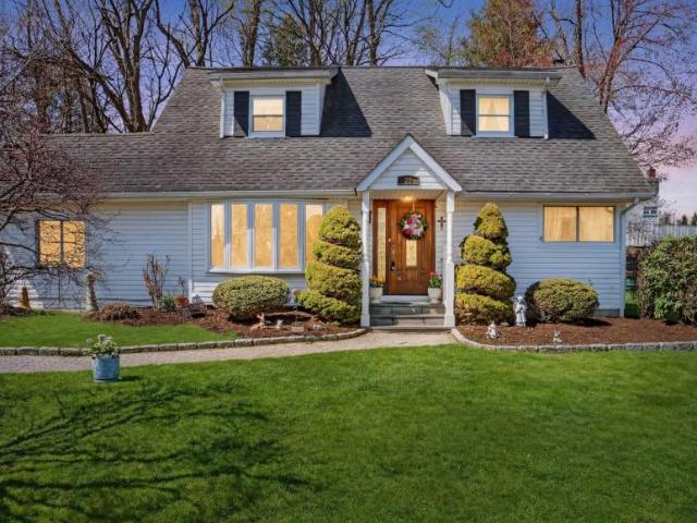 4 bedroom, NY NY LS102366689