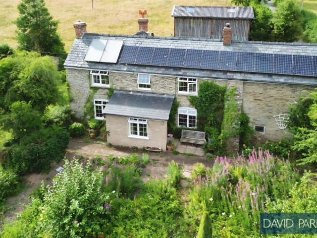 4 Bedroom Smallholding Commercial