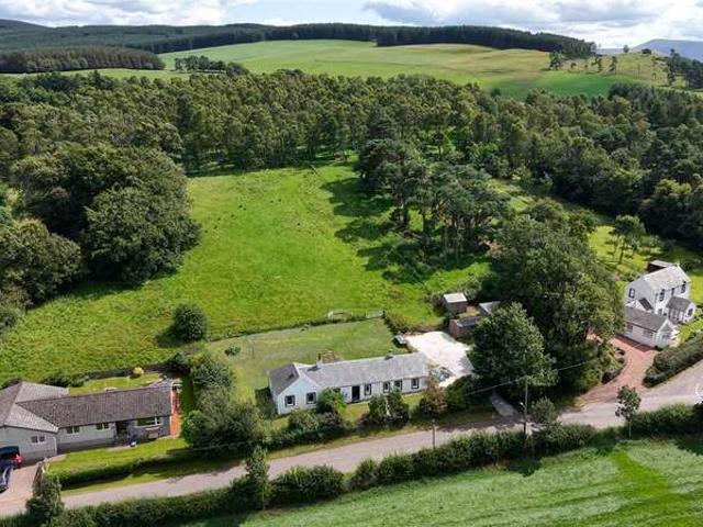 4 Bedroom Smallholding Commercial