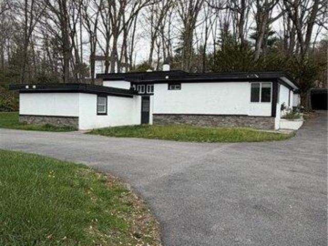 4 bedroom, Smithfield RI 02917 102410861