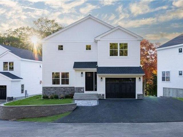 4 bedroom, Smithfield RI 02917 102155433