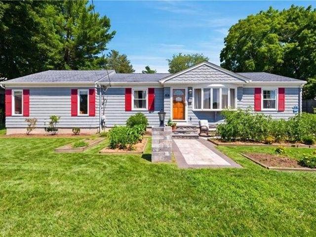 4 bedroom, Smithfield RI 02917 104692128