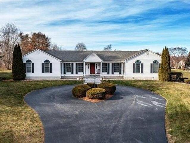 4 bedroom, Smithfield RI 02917 LS101575717