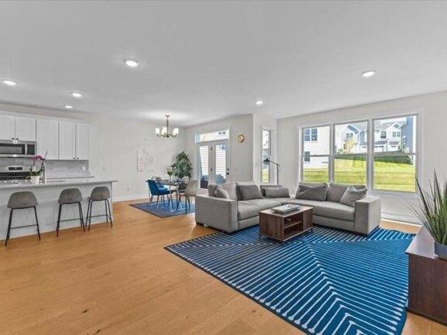 4 bedroom, South Burlington VT 05403 101998120