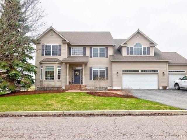 4 bedroom, South Burlington VT 05403 102257847