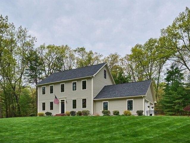 4 bedroom, South Hadley MA 01075 102254869
