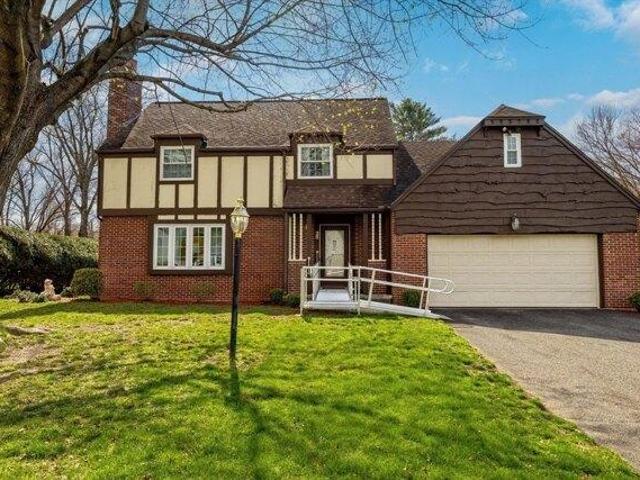 4 bedroom, South Hadley MA 01075 104689561