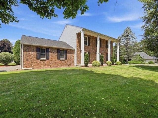 4 bedroom, South Hadley MA 01075 105081534
