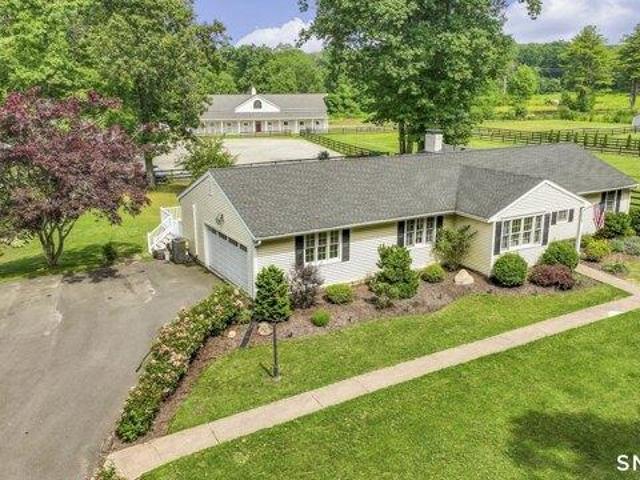 4 bedroom, South Windsor CT 06074 104853540