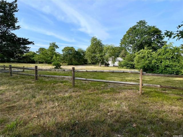 4 bedroom, Southampton NY 11968 72692356