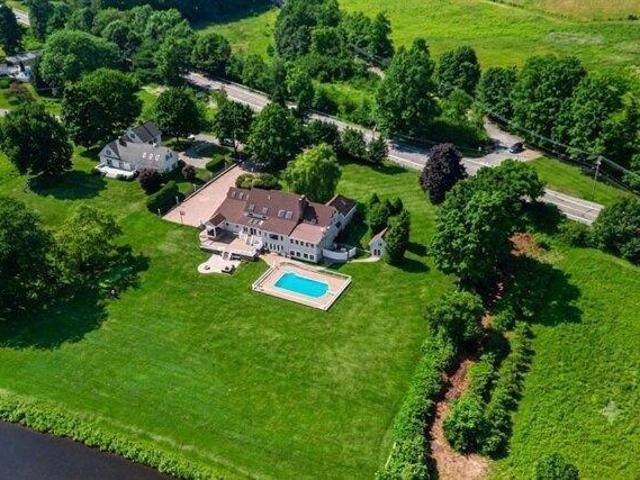4 bedroom, Southborough MA 01772 105041248
