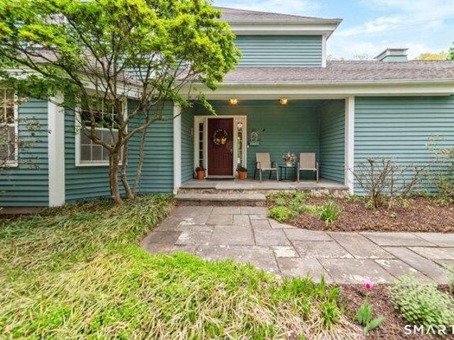 4 bedroom, Southbury CT 06488 LS102799543
