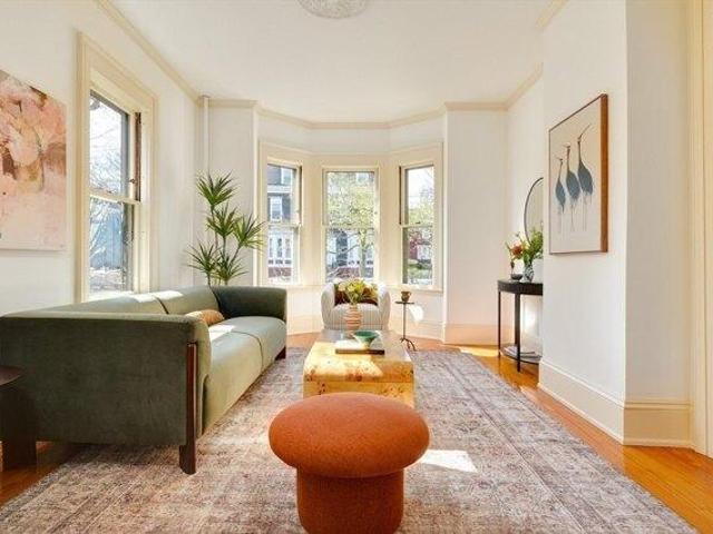 4 bedroom, Somerville MA 02144 101958015
