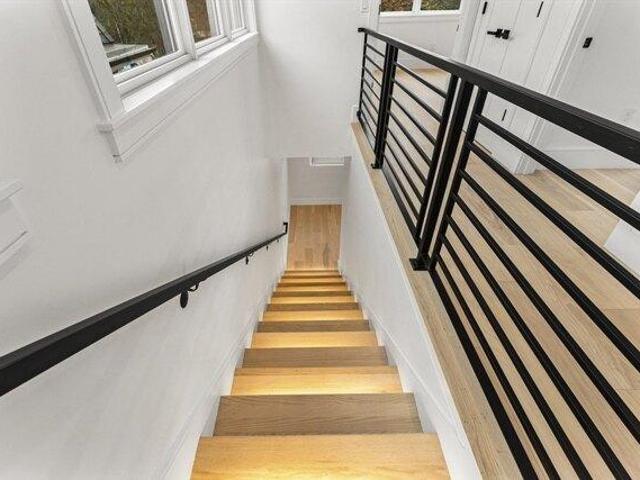 4 bedroom, Somerville MA 02144 105092296