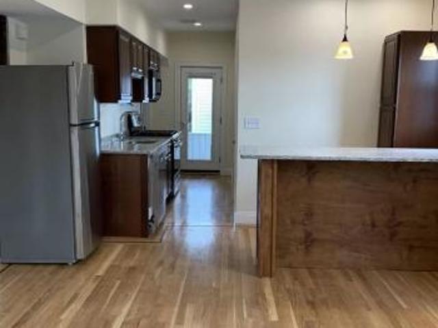 4 bedroom, Somerville Somerville 76036080