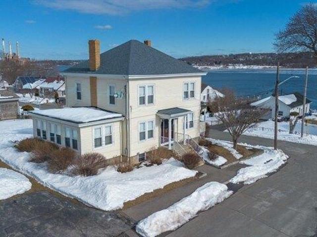 4 bedroom, Somerset MA 02726 101750011