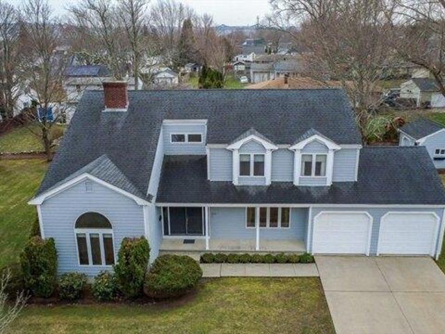 4 bedroom, Somerset MA 02726 102594386