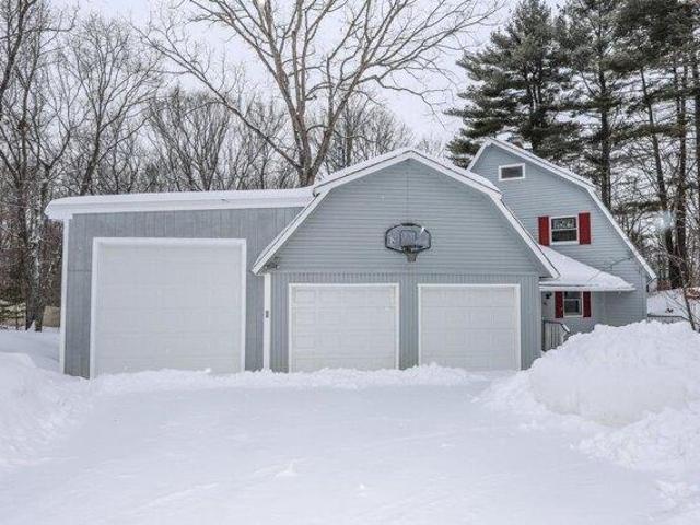 4 bedroom, Somersworth NH 03878 102255581