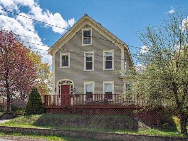 4 bedroom, Somersworth NH 03878 102592794