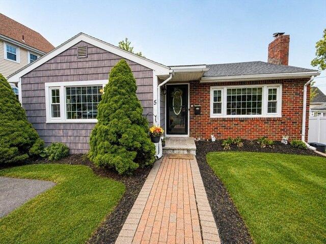4 bedroom, Saugus MA 01906 LS102410216