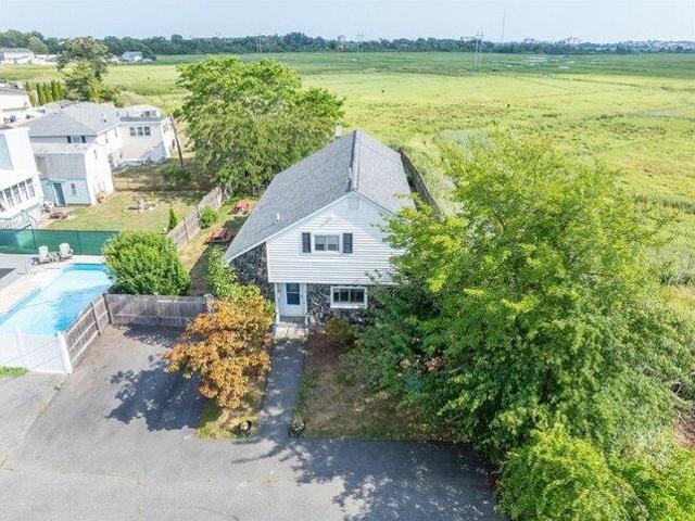 4 bedroom, Saugus MA 01906 104606662