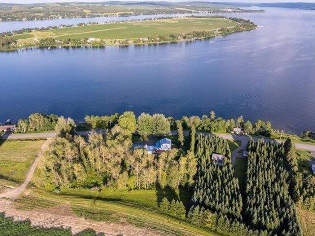 4 bedroom, Saint Agatha ME 04772 105126567