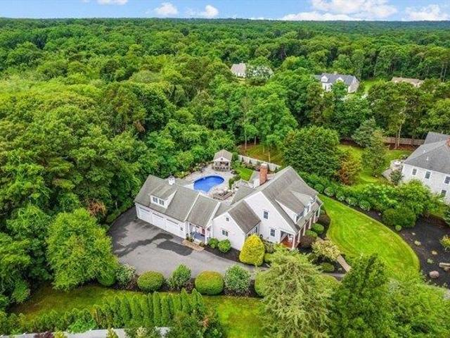 4 bedroom, Sandwich MA 02537 104790322