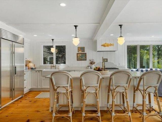 4 bedroom, Sandwich MA 02563 103442432